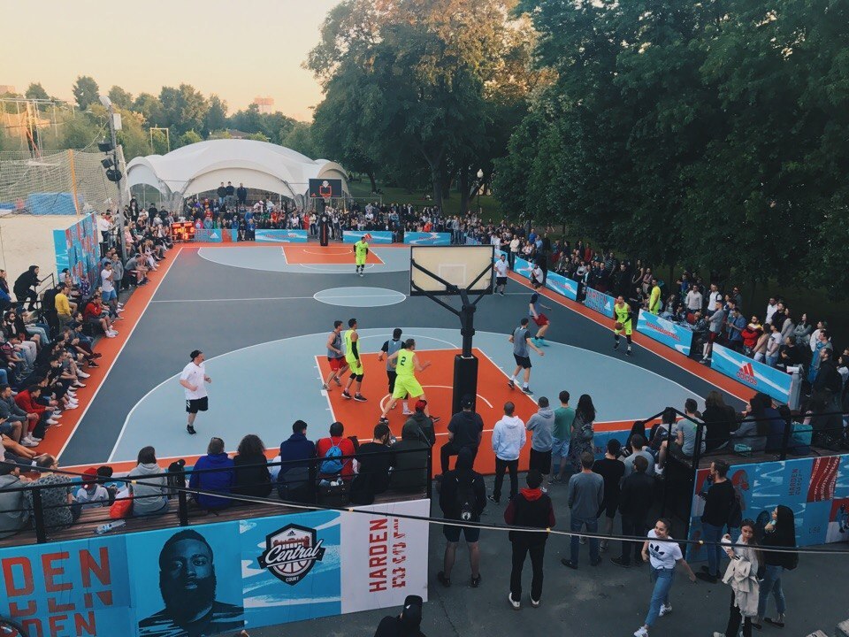 Must Hoop : Rizhka in Moscow, Russia | Courts of the World