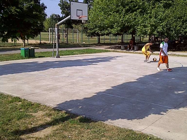Milan Basketball Court: Playground Parco Nord – Courts of the World