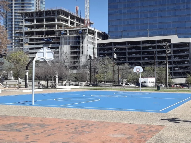 Dallas, TX Basketball Court: Pike Park – Courts of the World