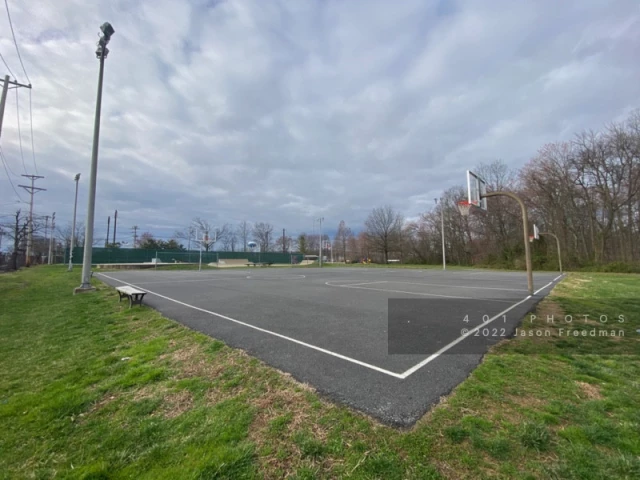Newark, DE Basketball Court: Phillips Park – Courts of the World
