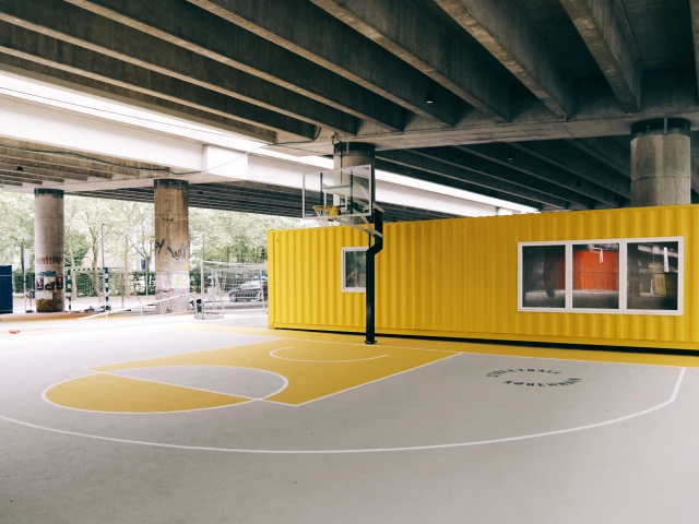 Copenhagen Basketball Court: Under the Bridge! and besides skatepark ...