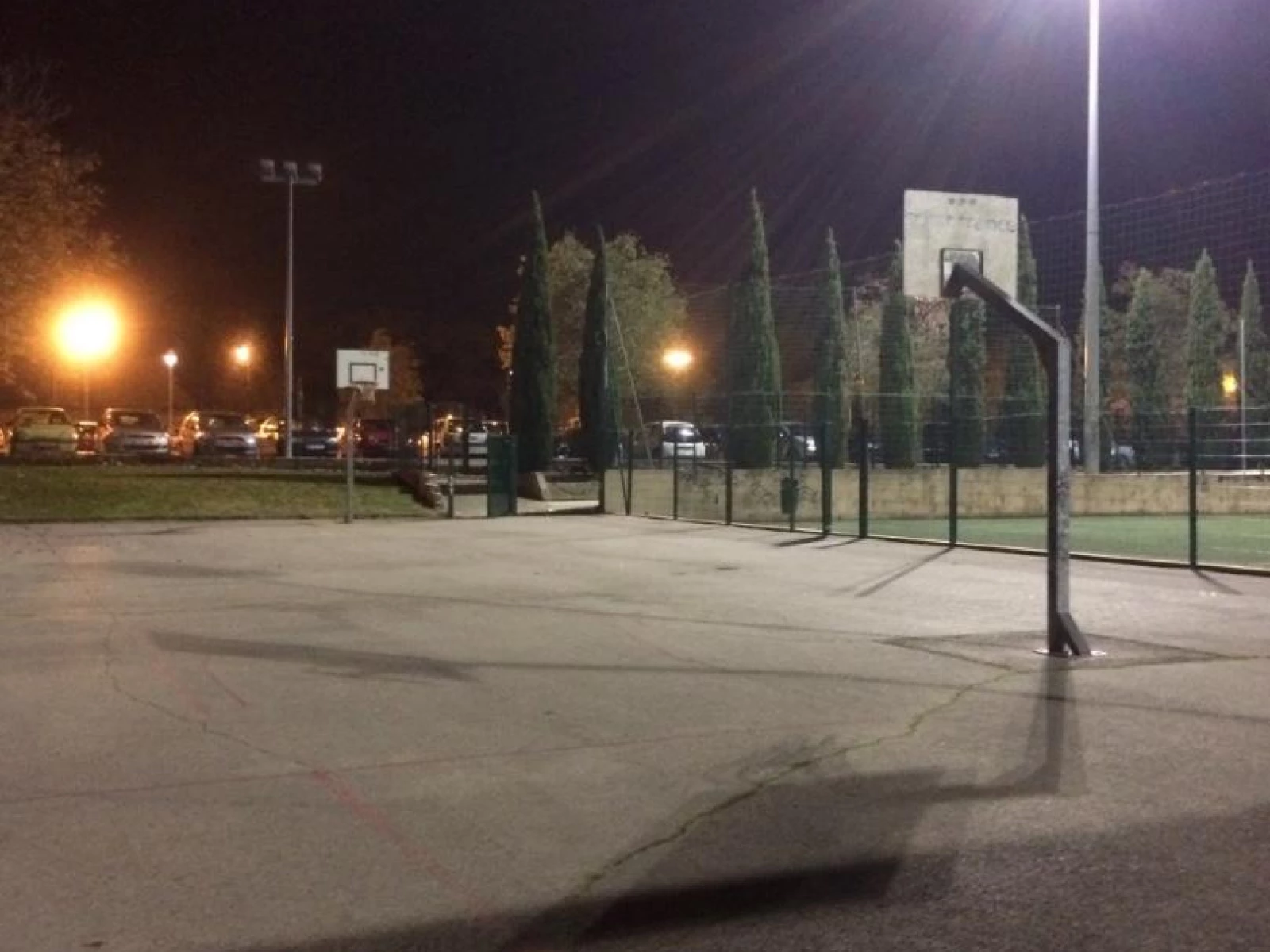 Aix-en-Provence Basketball Court: Stade Carcassonne - derrière gymnase ...