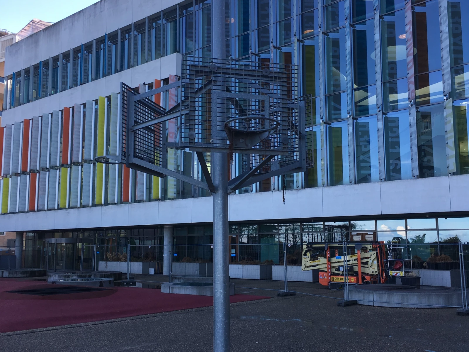 Ørestad School – Basketball Court in Copenhagen | Courts of the World