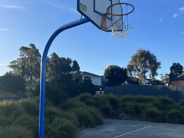 Basketball Courts in Quarry Hill – Courts of the World