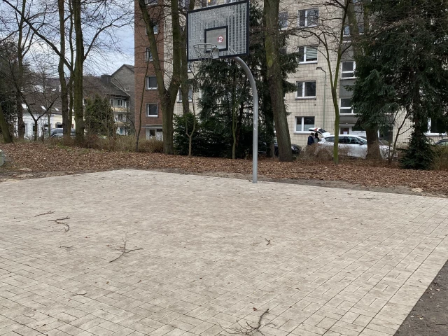 Duisburg Basketball Court: Korb am Goetheplatz – Courts of the World