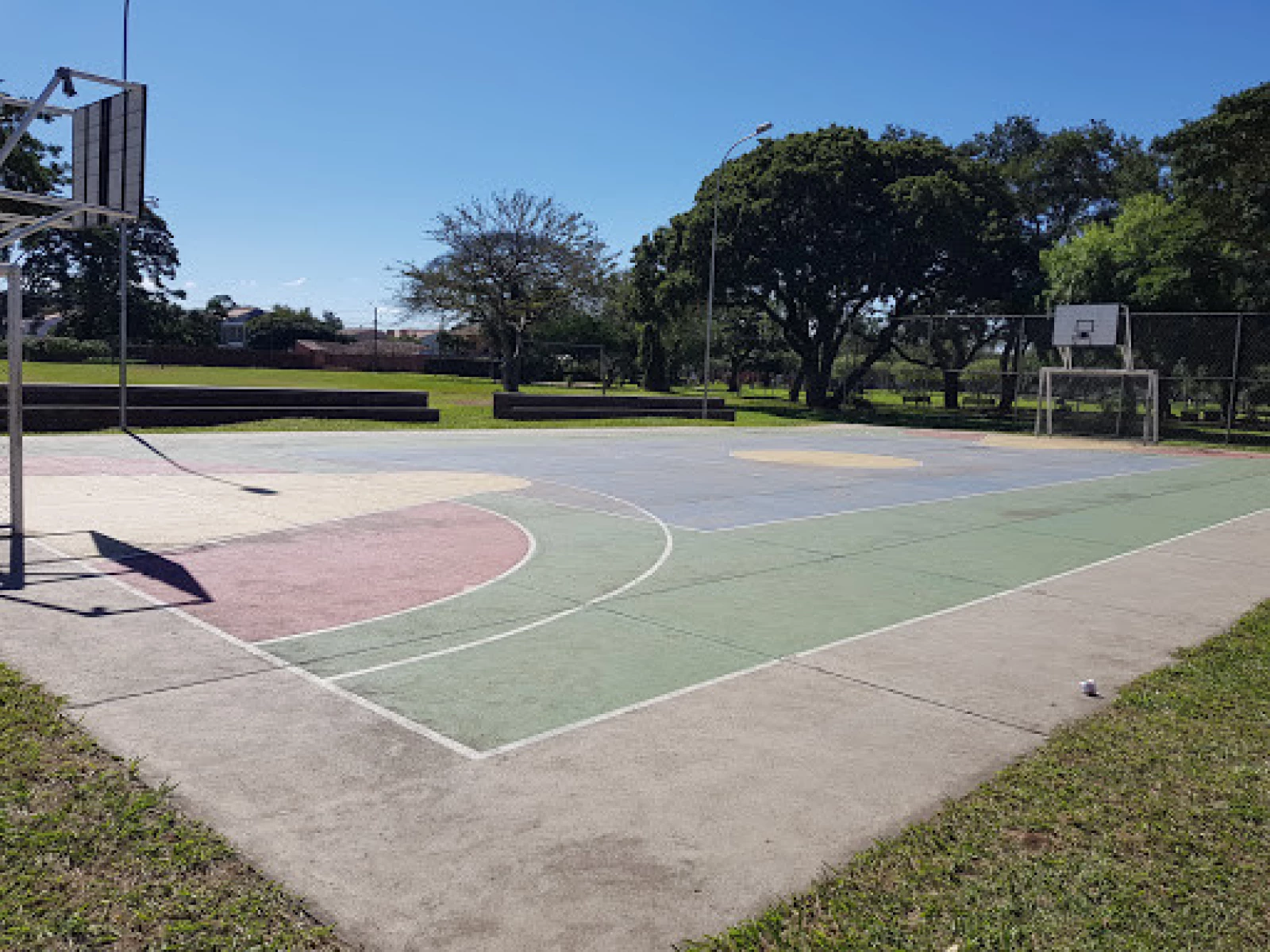 Santa Cruz de la Sierra Basketball Court: Cancha Polifuncional Alquino ...