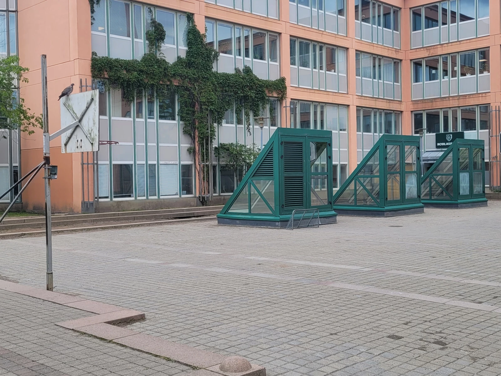 Nacka Strand Basketball Court: Noblaskolan Nacka Strand – Courts of the ...