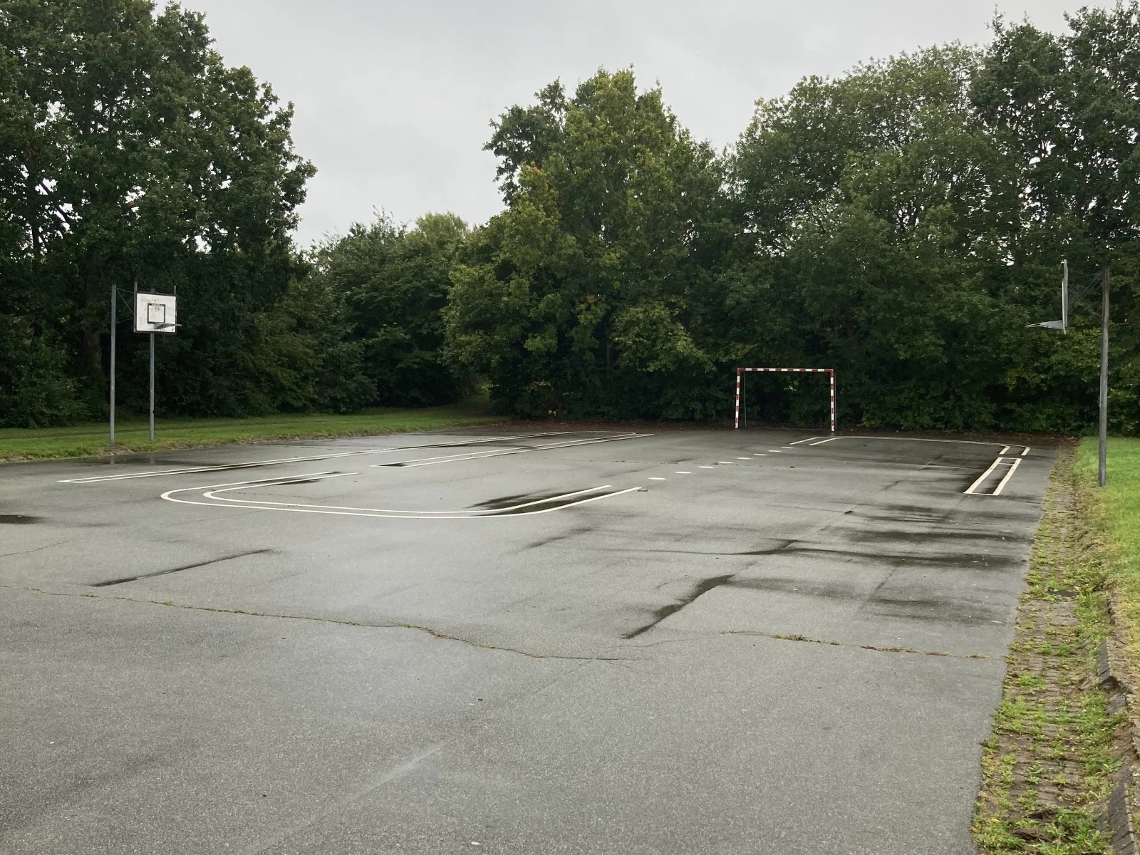 Slangerup Basketball Court: Slangerup skole Lindegård – Courts of the World