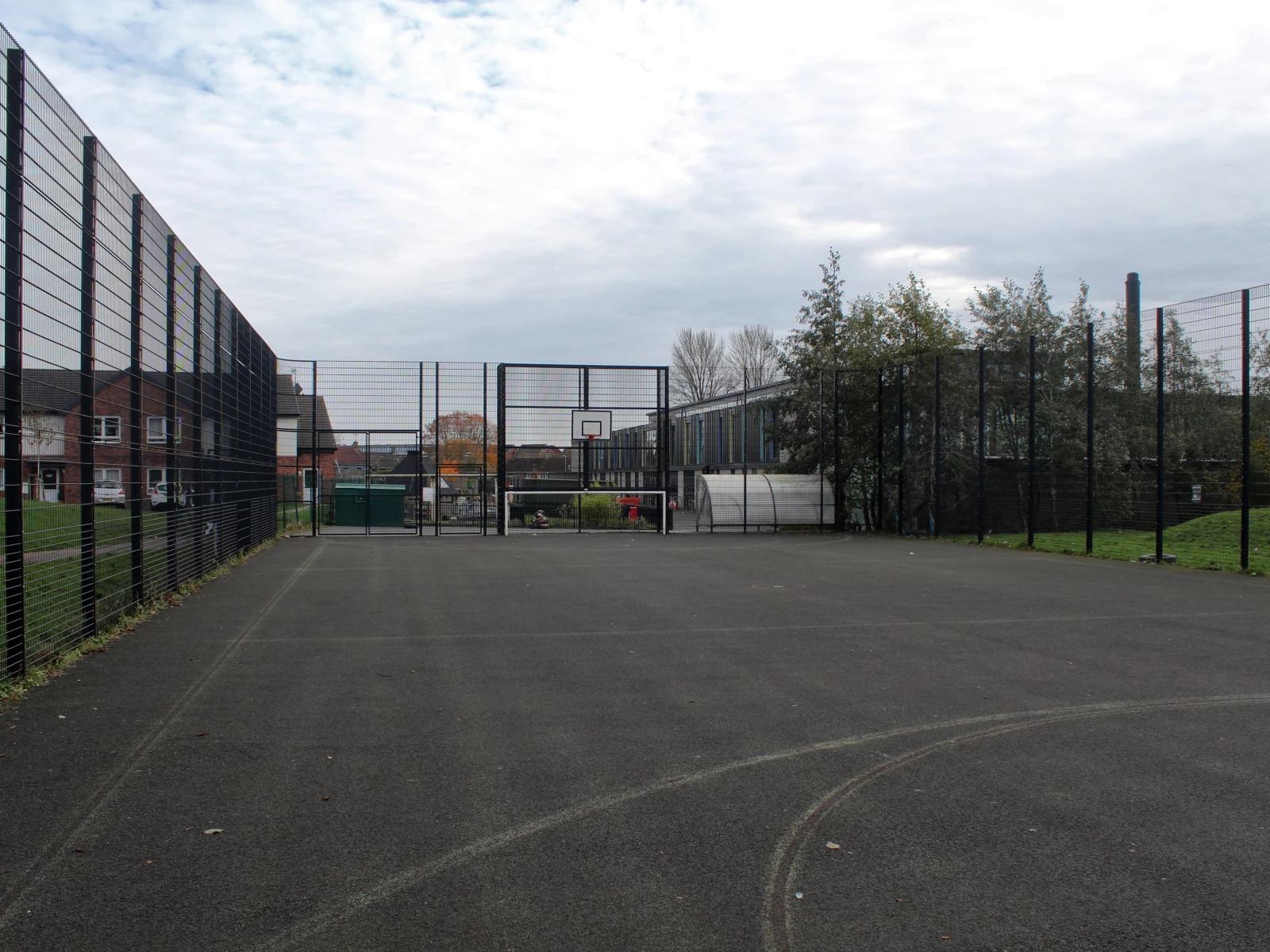 Maxwellton Primary School MUGA – Basketball Court in East Kilbride ...