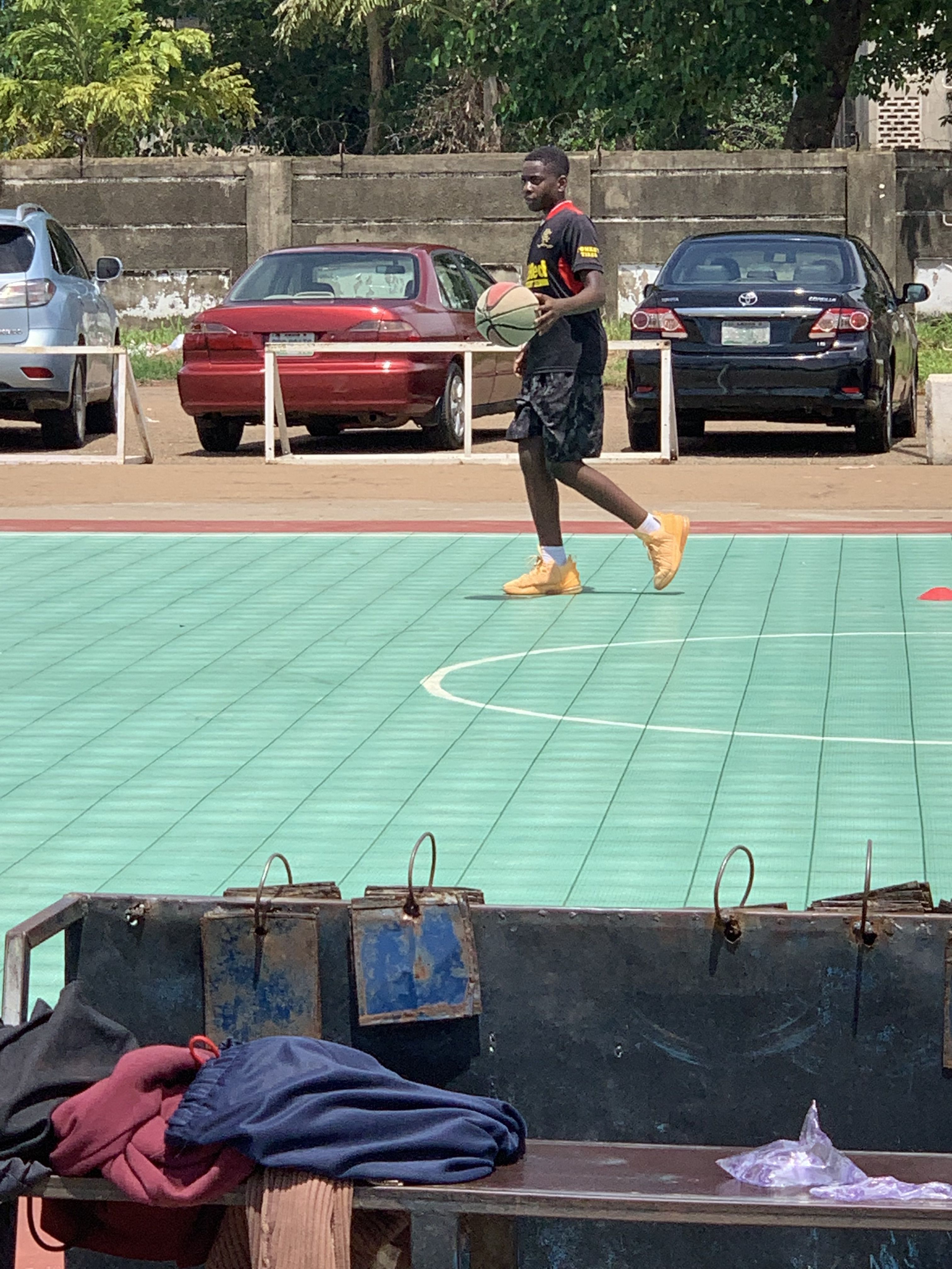 Abuja Basketball Court: Old parade ground – Courts of the World