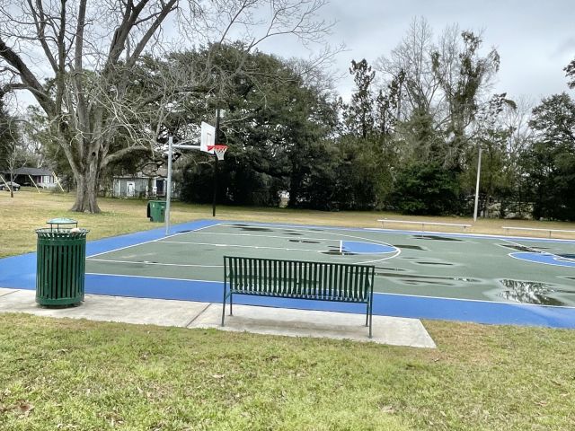 Dog River Park – Basketball Court in Mobile, AL | Courts of the World