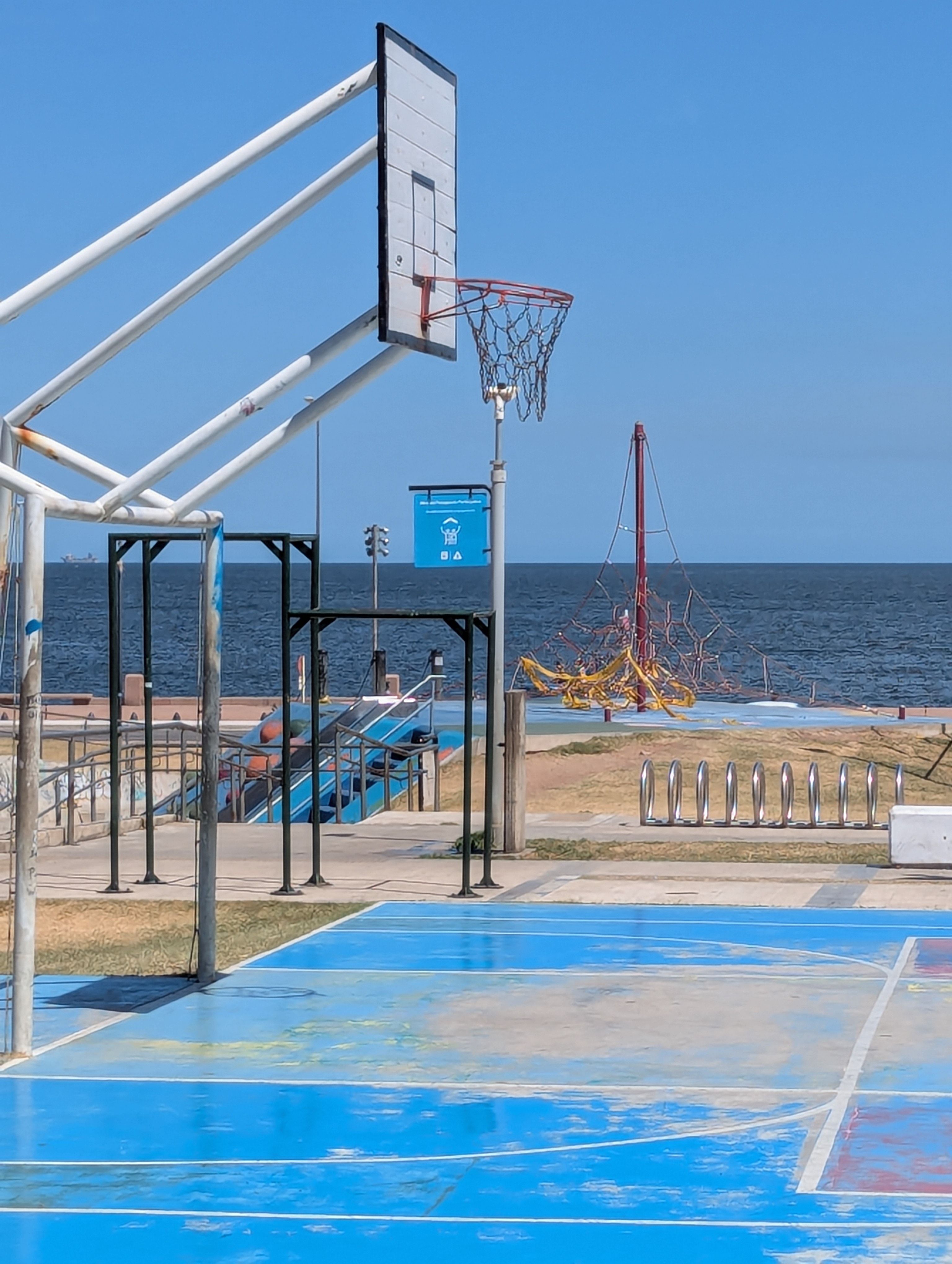 Montevideo Cancha de baloncesto: Plaza Juan Ángel Silva – Courts of the World
