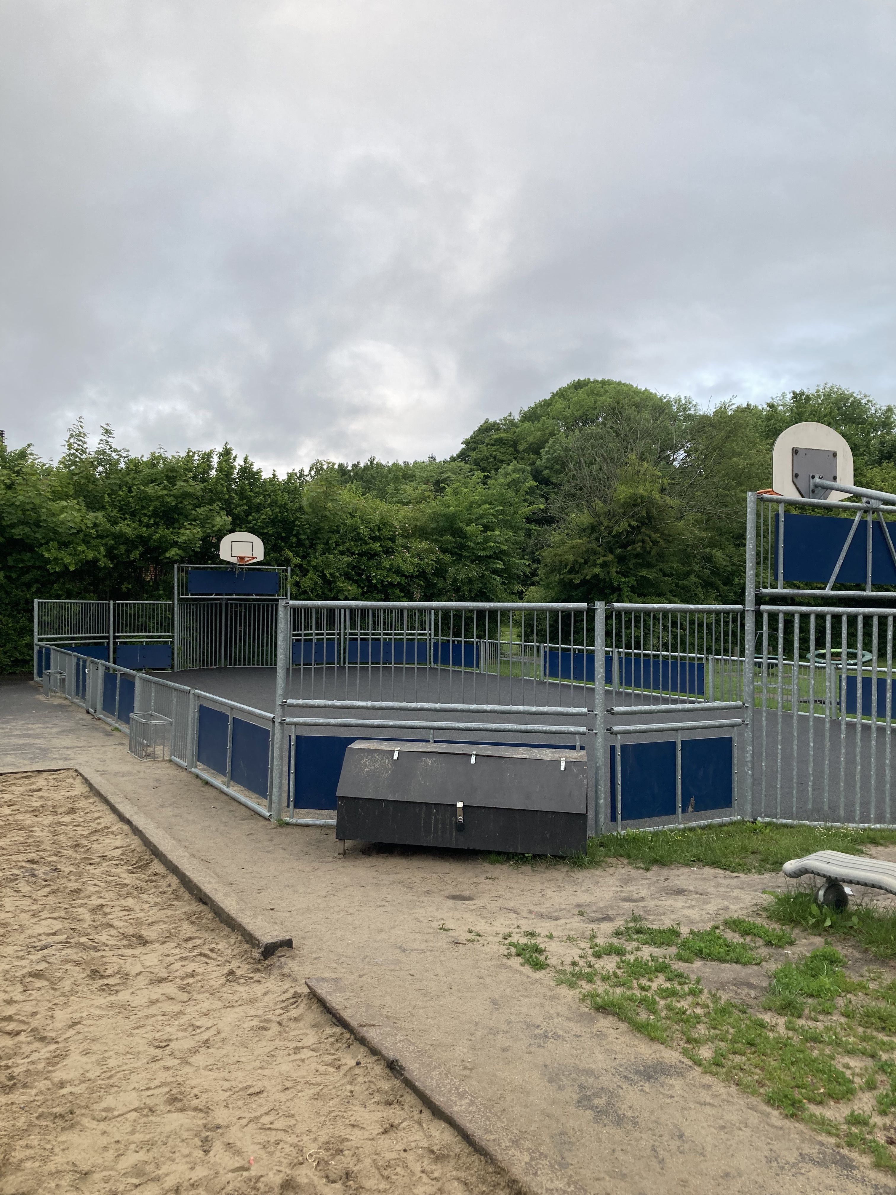Skjoldhøjskolen multicourt – Basketball Court in Tilst | Courts of the ...