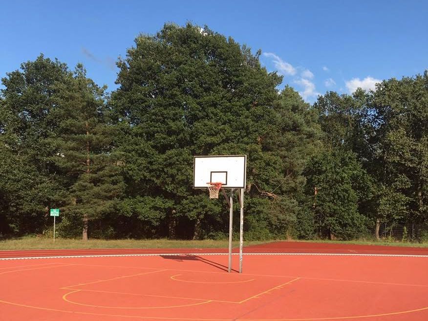 Sarrevailingue Terrain de basketball : Freiplatz am DJK Sportplatz ...