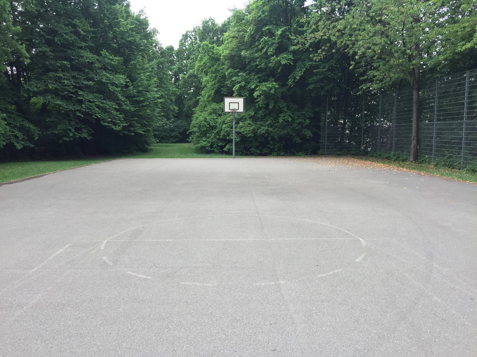 Munich Basketball Court: Basketballplatz – Courts of the World