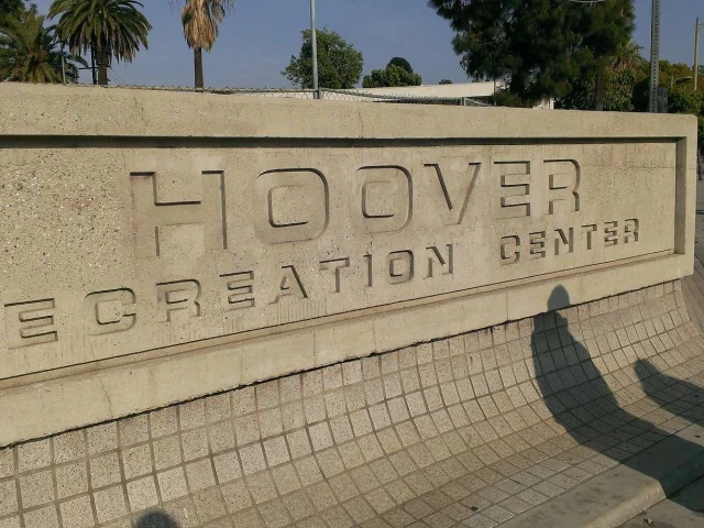 Los Angeles, CA Basketball Court: Hoover Rec Center – Courts of the World