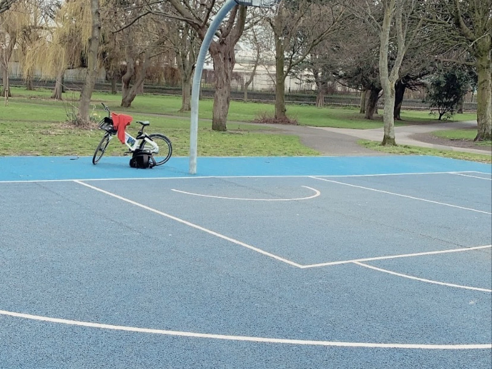Dublin Basketball Court: Ringsend Park – Courts of the World