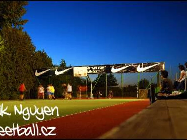 Prague Basketball Court: Prazacka Streetball Court – Courts of the World